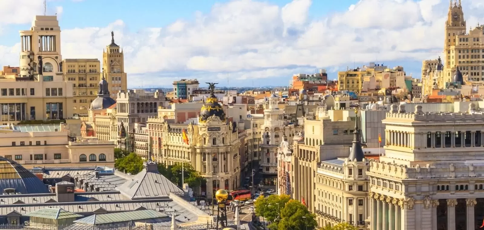 Large cities with striking features - TourTailors